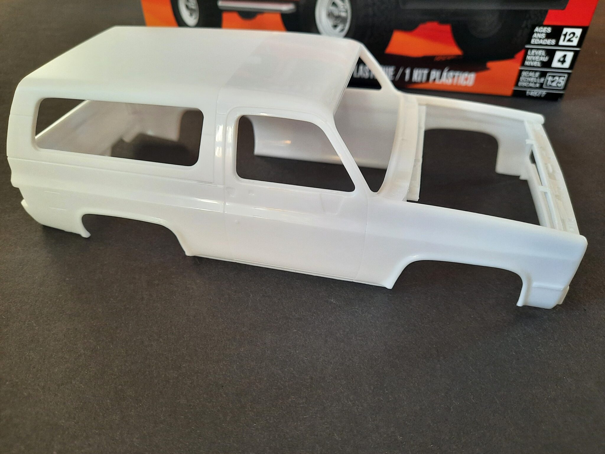 High Roller `85 GMC Jimmy 4×4 – IPMS Deutschland